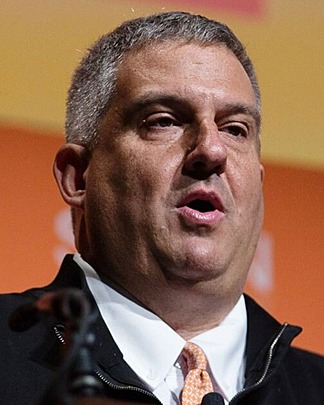 Larry Robbins - Founder @ Glenview Capital Management