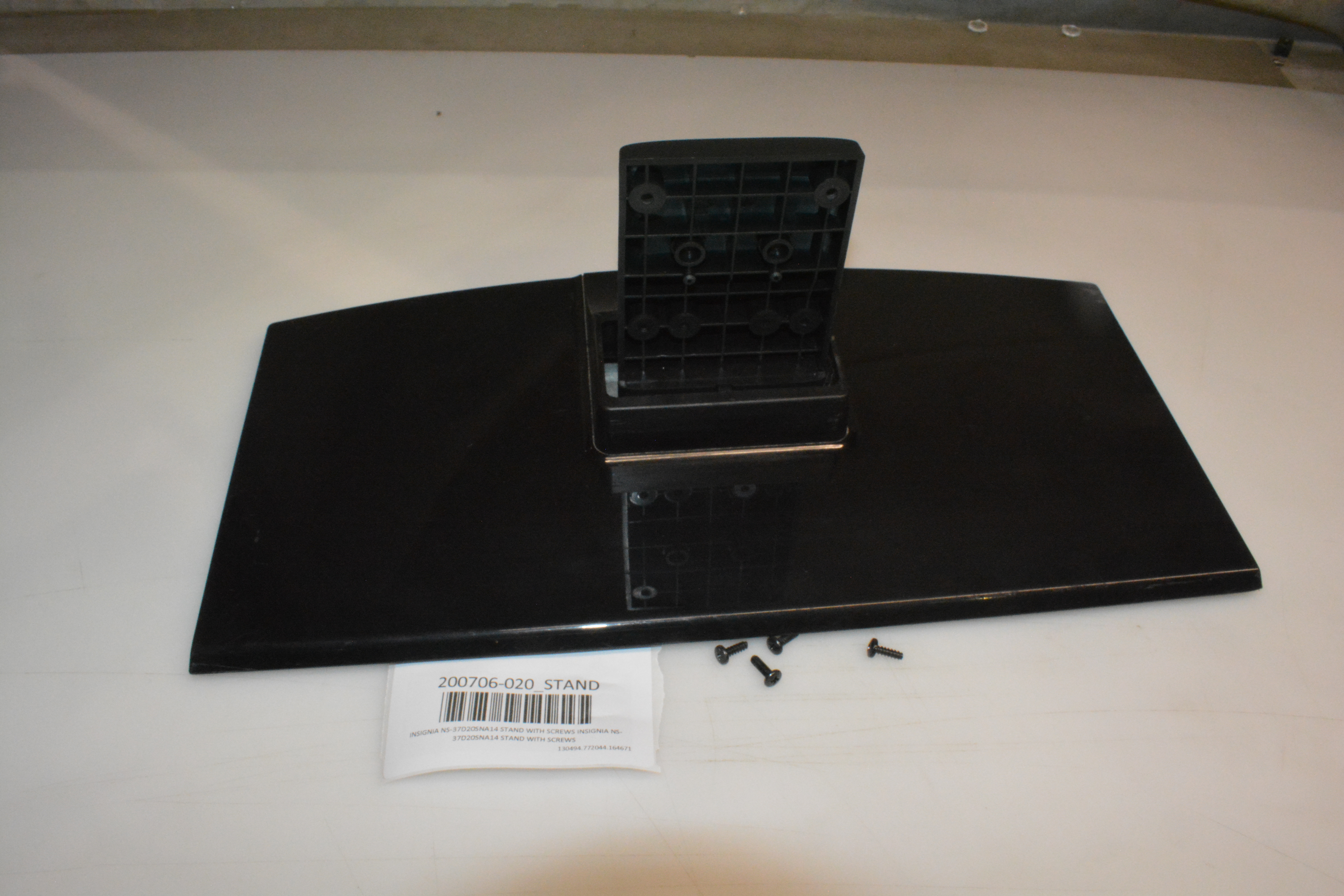 INSIGNIA NS-37D20SNA14 STAND WITH SCREWS INSIGNIA NS-37D20SNA14 STAND ...