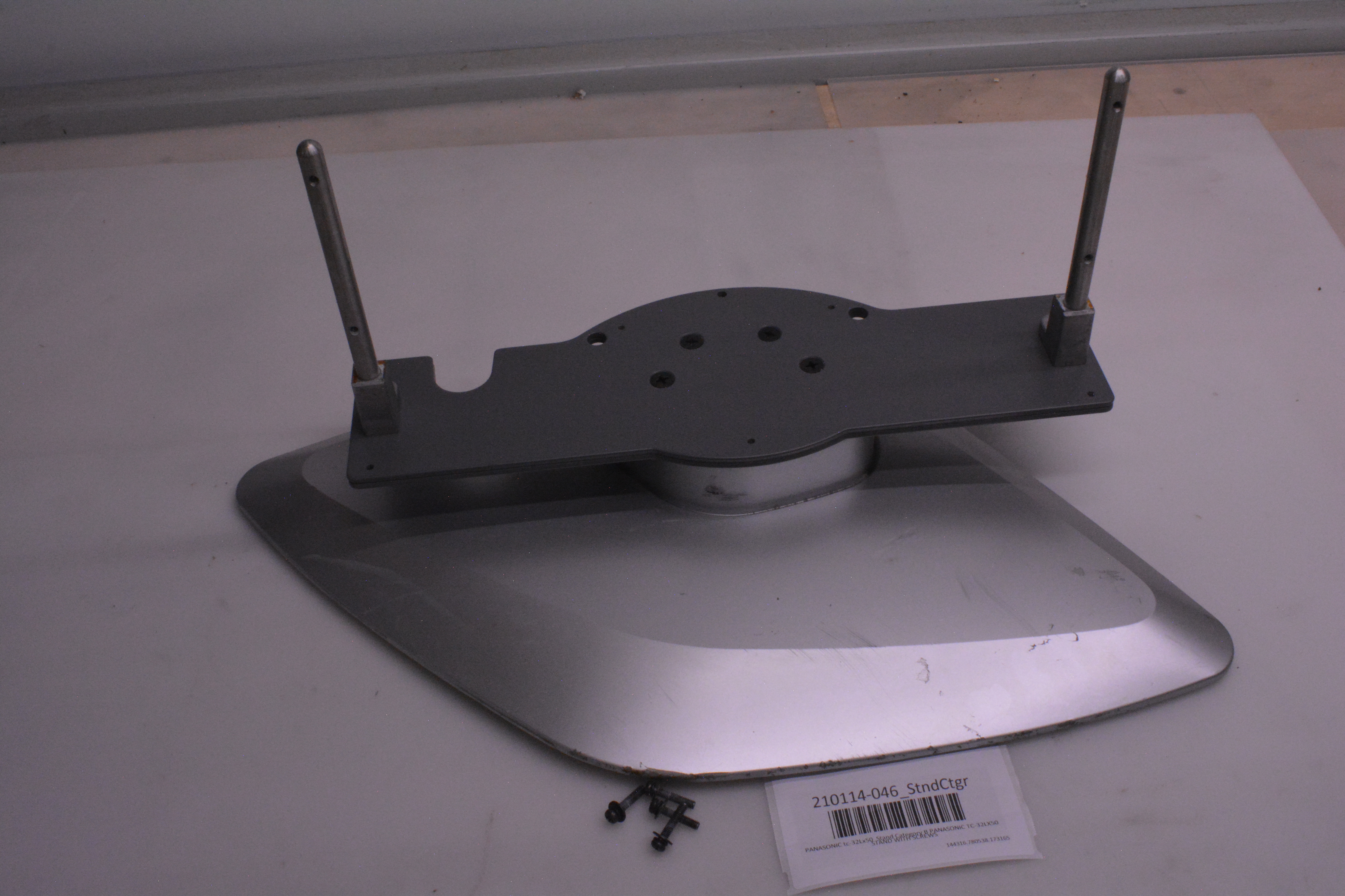 PANASONIC TC-32LX50 Stand Category B PANASONIC TC-32LX50 STAND WITH ...