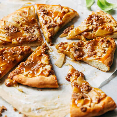 Caramel Apple Pizza