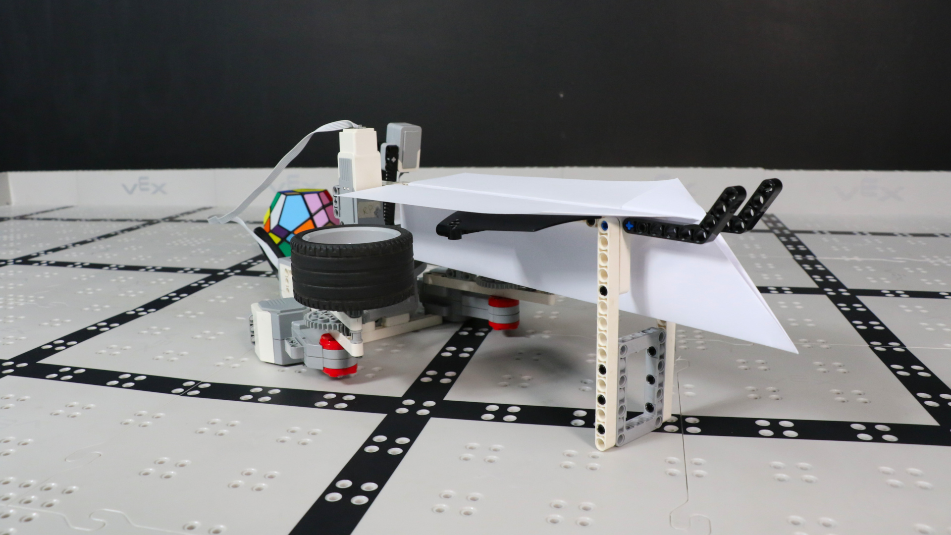 FLLCasts | How does Iknathir Aircraft Carrier robot from LEGO