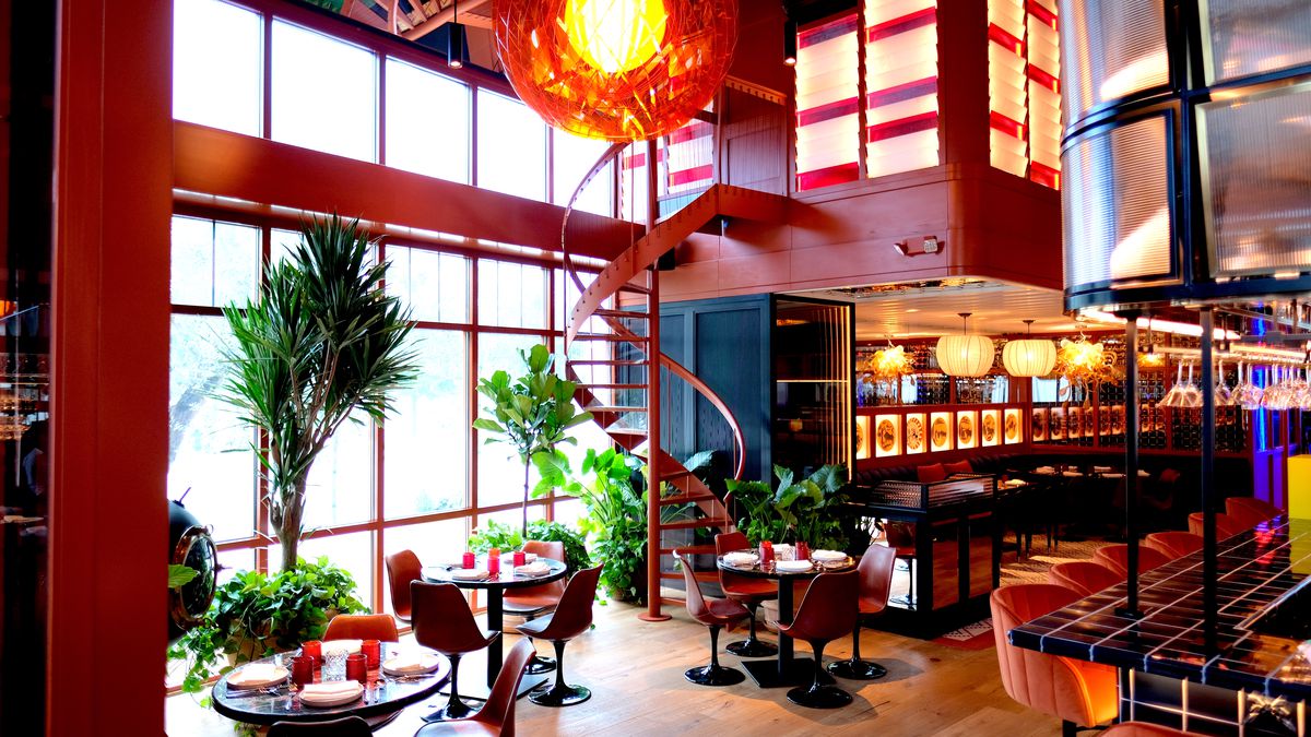 MAD Houston | Members and their guests receive a complimentary round of ...