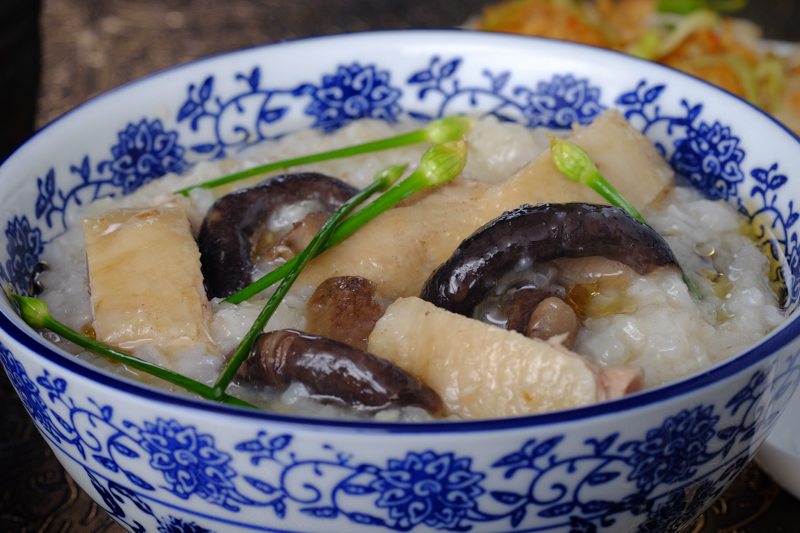 Slow Cooker Chicken & Mushroom Congee