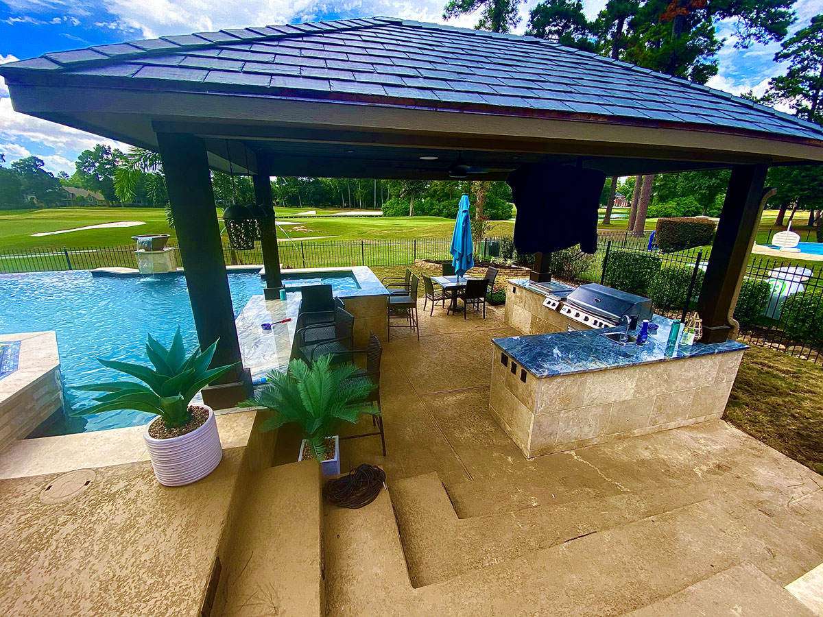 Custom Outdoor Kitchens in Houston | Grills, Bars & More!