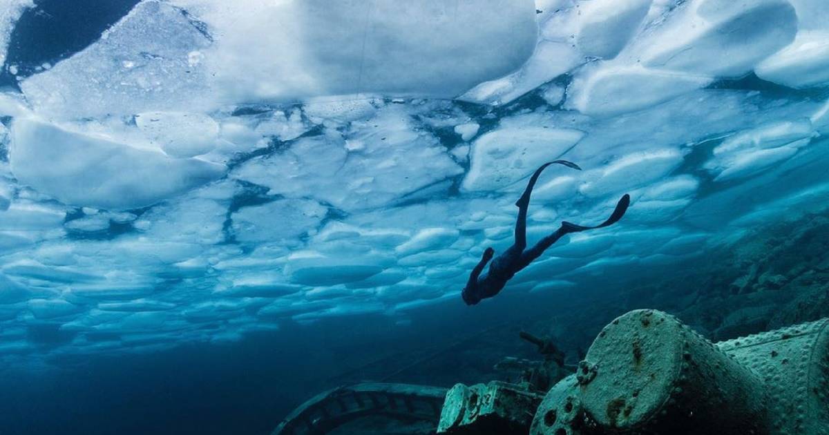 The depths of this lake in Canada look incredibly beautiful under ice