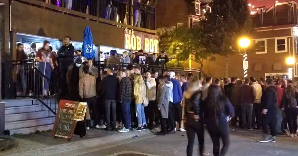 Bars in Canada were so crowded this weekend and people aren't happy ...