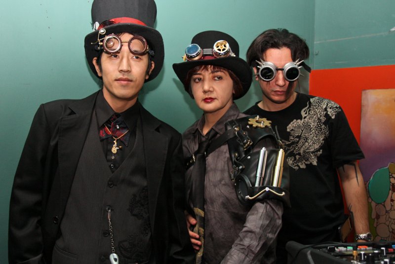 Party pics: 8O’s Pop Muzik Sci Fi & Steampunk Edition