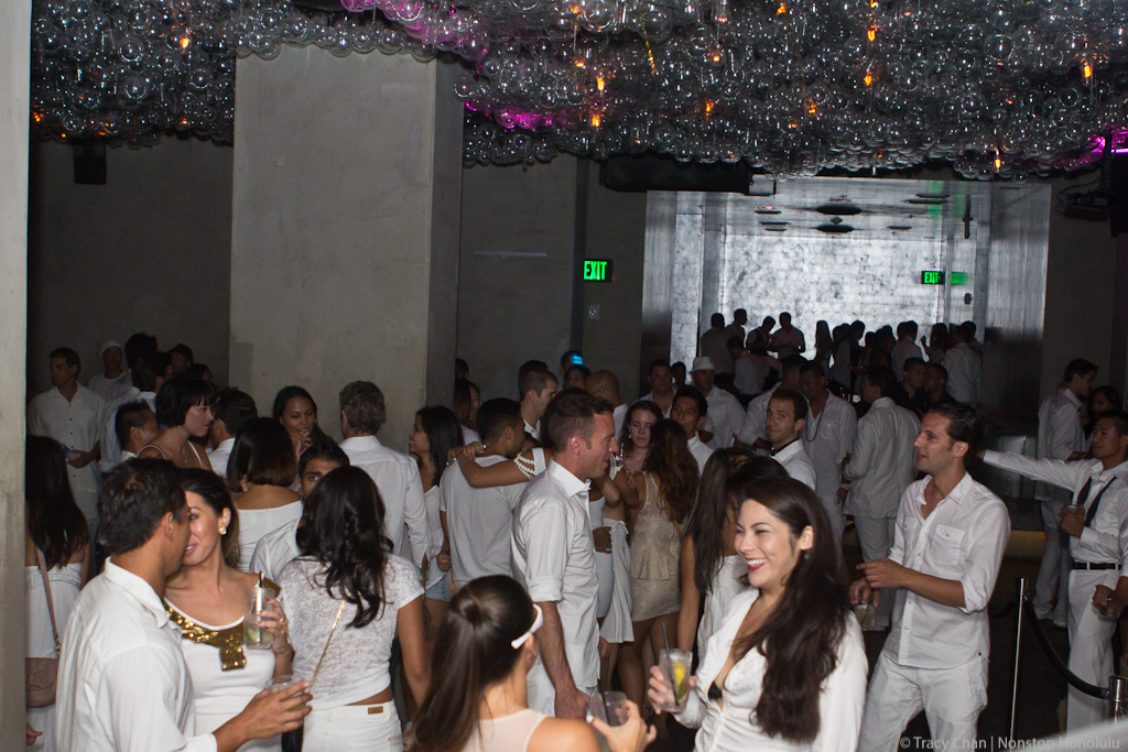 Party pics: La Fete En Blanc White Party