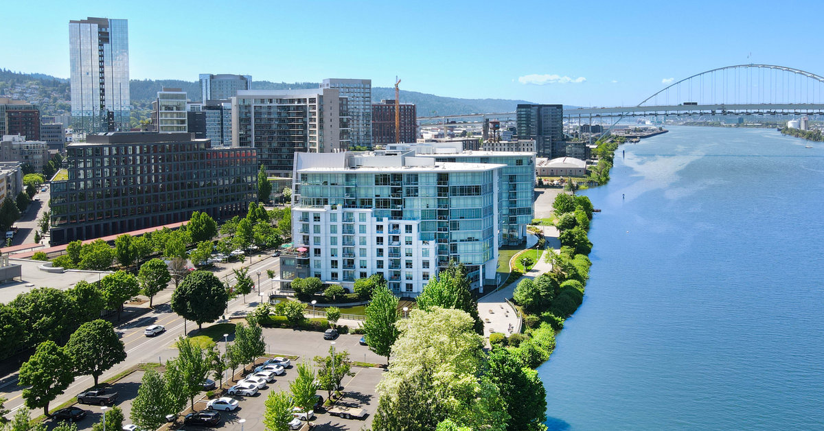 Waterfront Pearl - 808