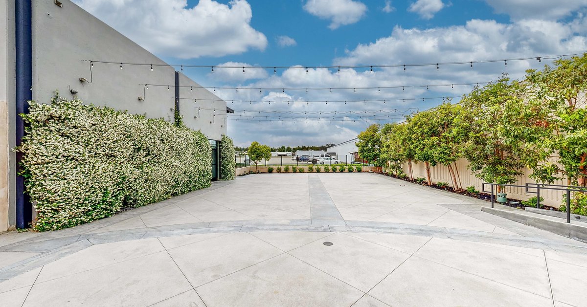 3815 West Commonwealth Avenue