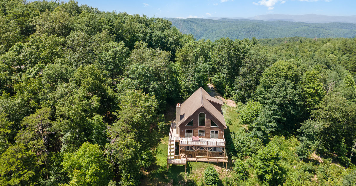 2913 Pine Ridge Drive