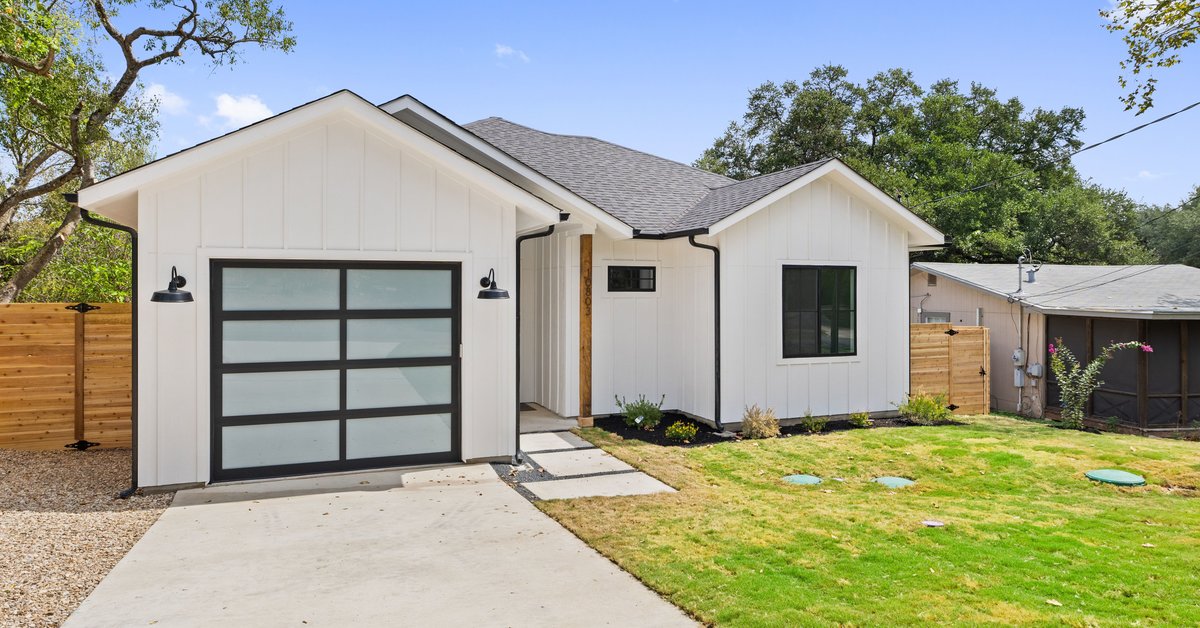 The Cutest One-Story House in Jonestown | Kuper Sotheby's International ...