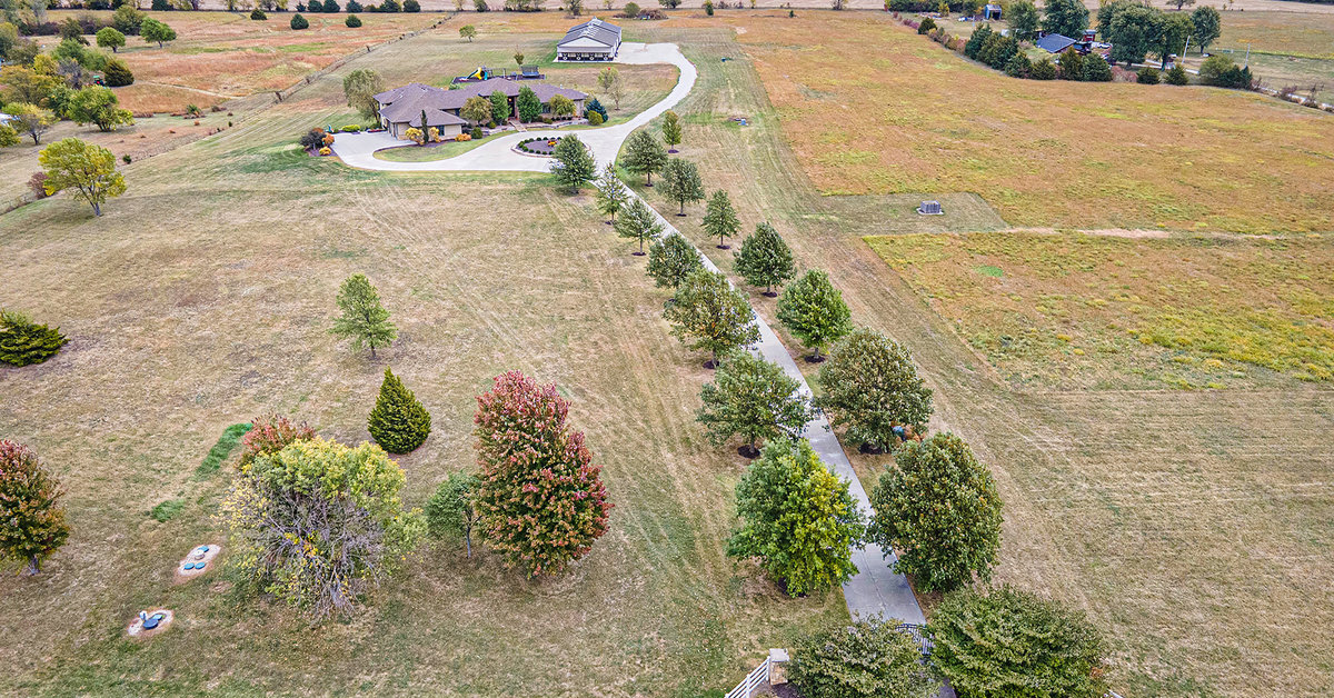 11715 S Homestead Lane