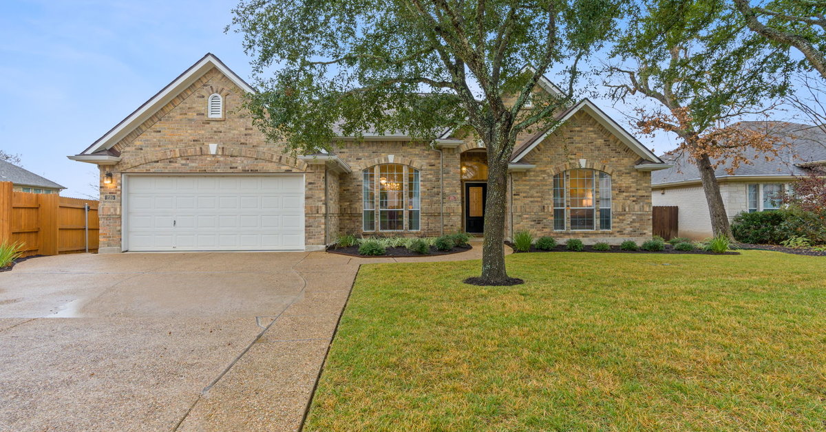 Exquisite Single-Story Home with Natural Backdrop | Kuper Sotheby's ...
