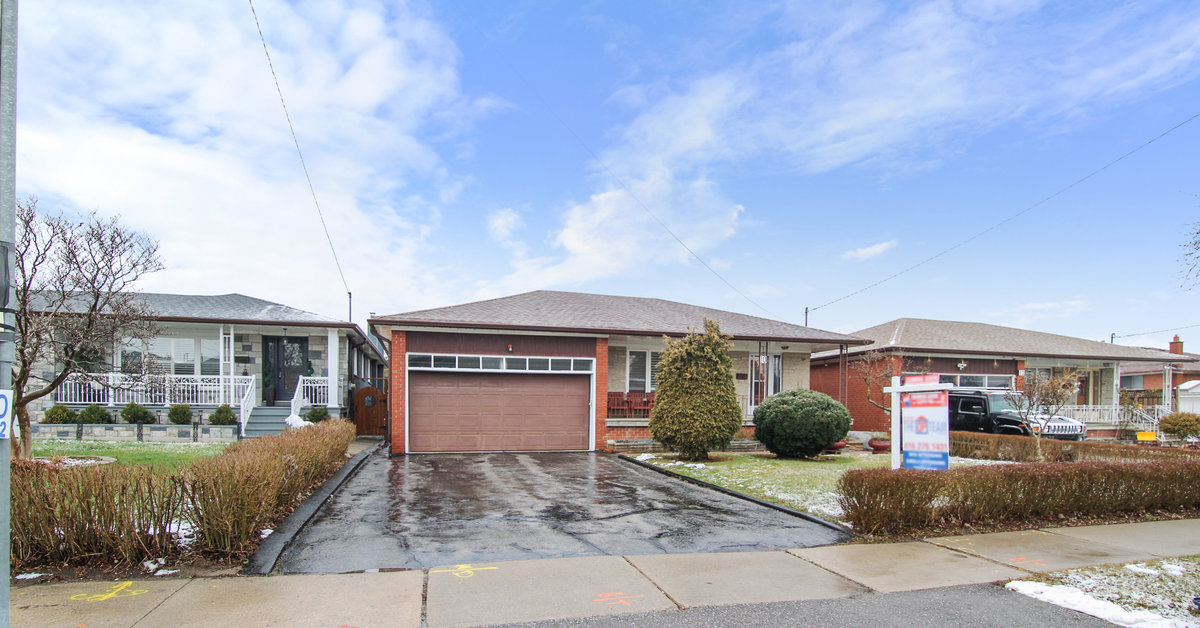 10 Lomar Drive