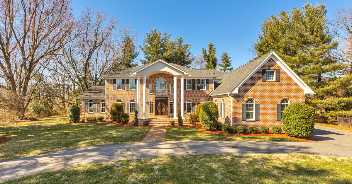 14308 Marian Drive | Washington Fine Properties, LLC