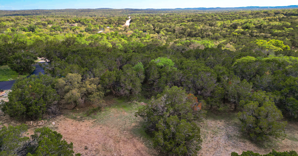 Private Treed Lot | Kuper Sotheby's International Realty