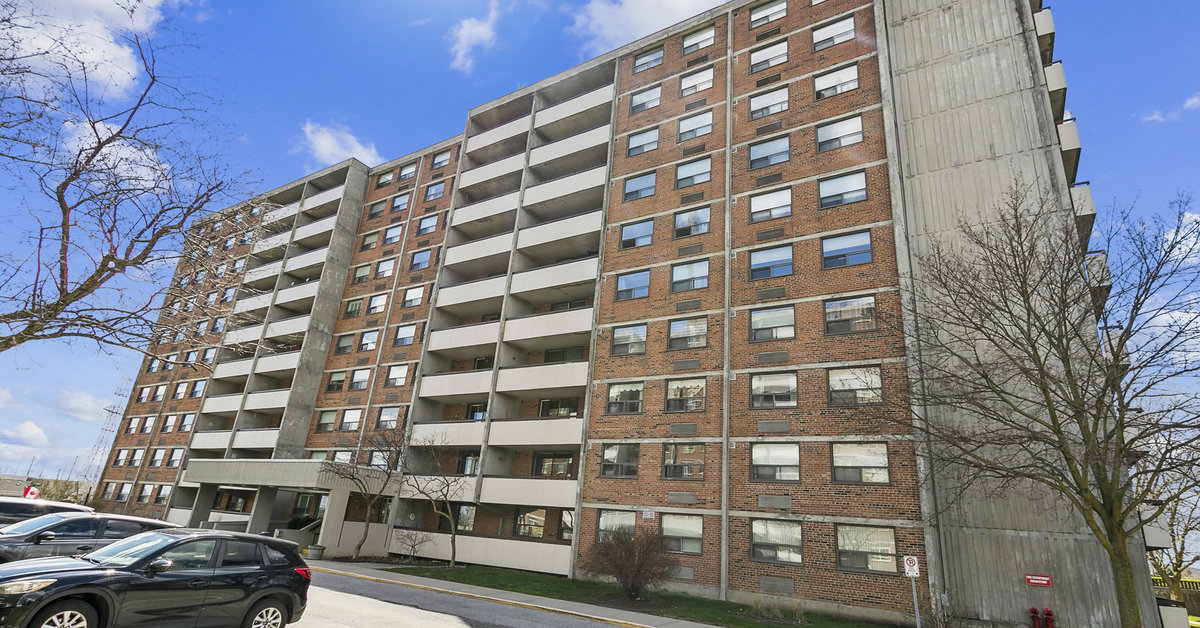 #805-20 William Roe Boulevard