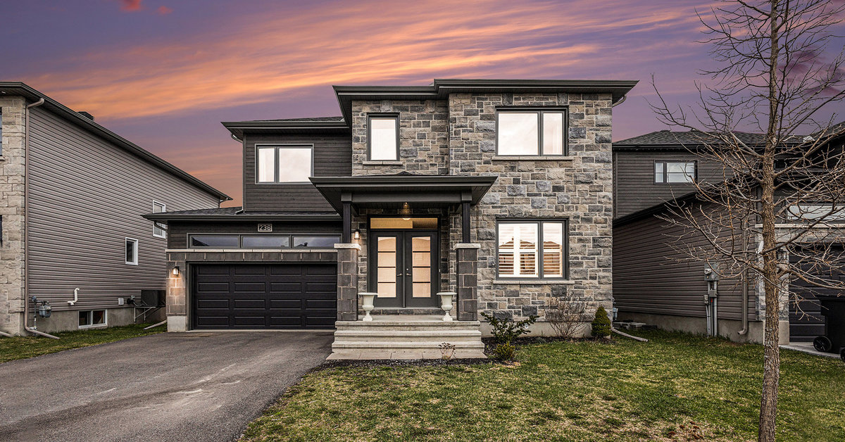 236 SUNSET CRESCENT