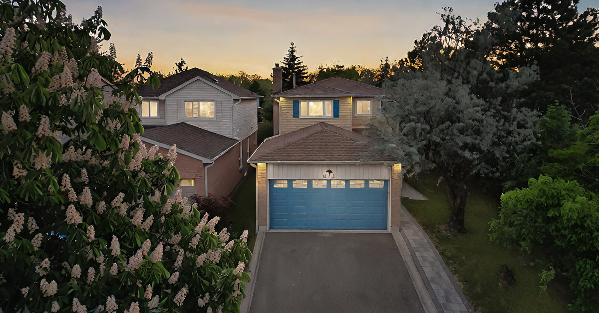 6117 Fullerton Crescent