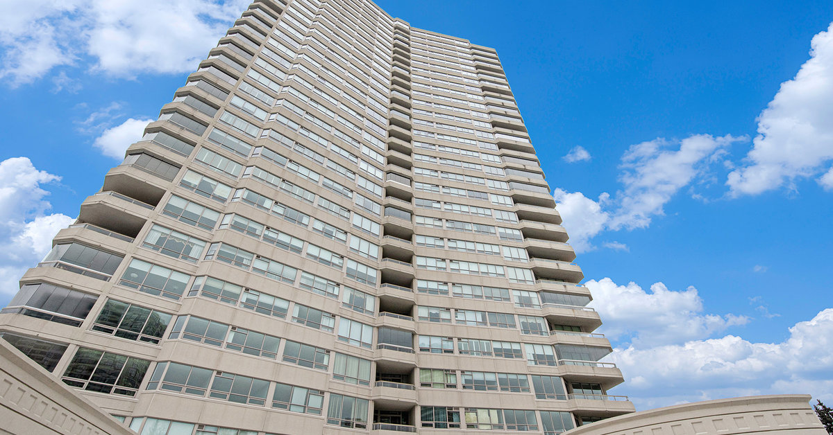 1480 Riverside Drive #1502