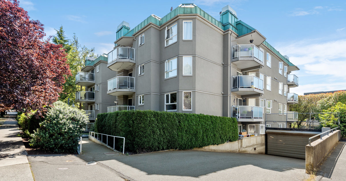 402 - 2520 Wark Street