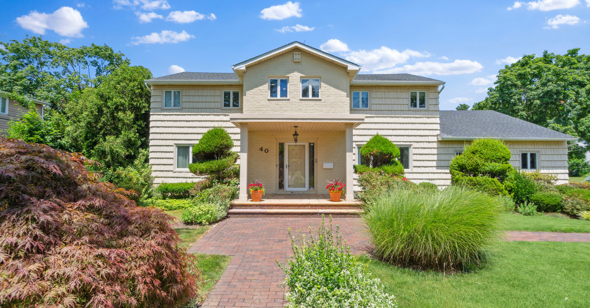 40 Cedar Dr