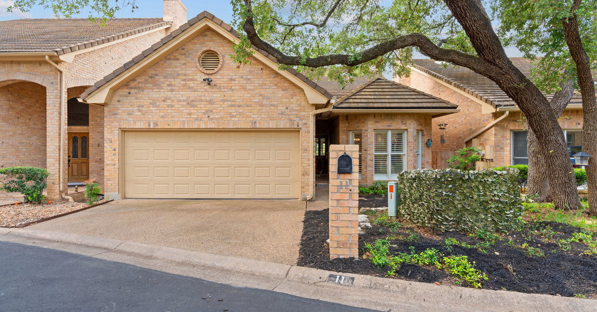 Standalone Condo in Onion Creek | Kuper Sotheby's International Realty