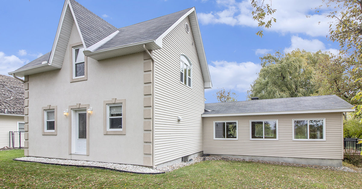 14029 Concession 7-8