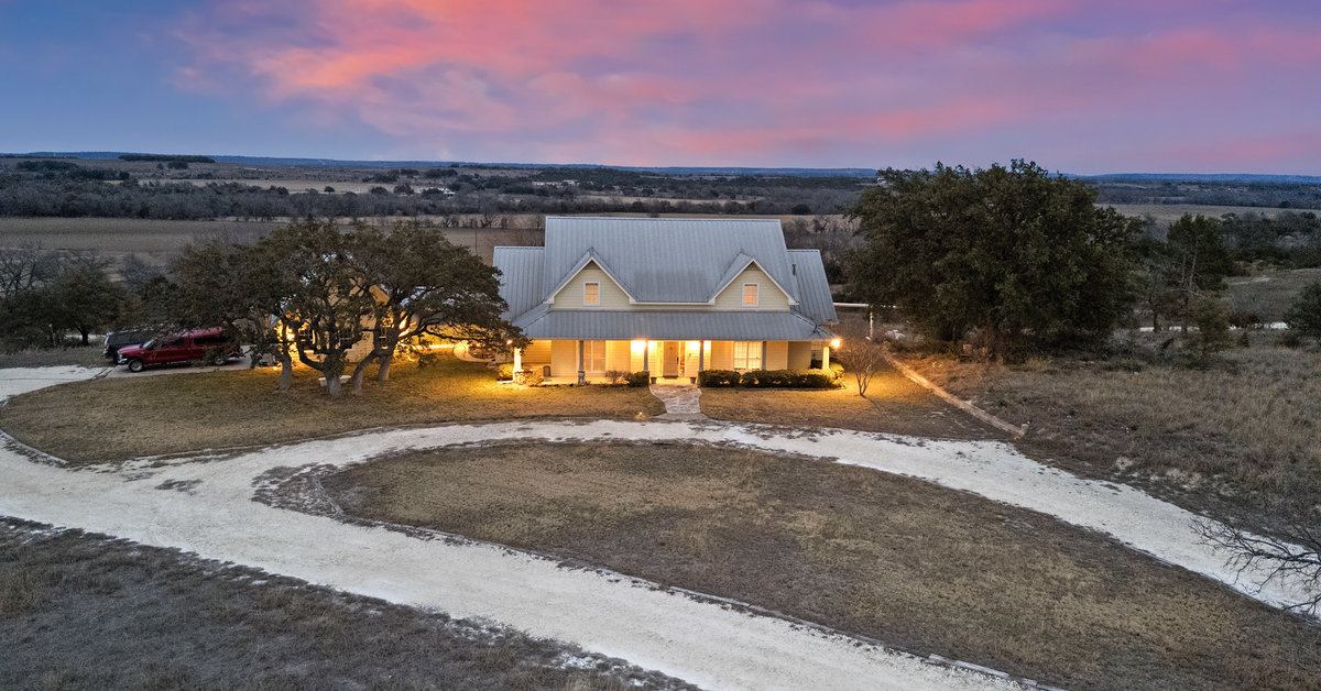1274 County Road 2806, Lampasas, TX 76550 | Rela