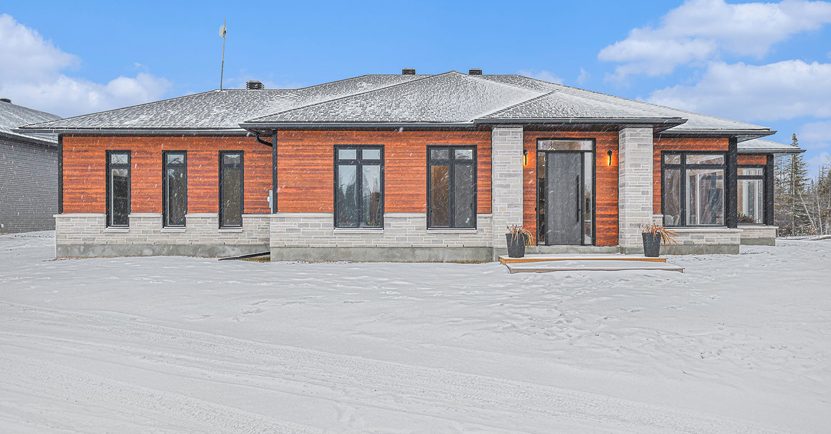 7433 Dwyer Hill Road