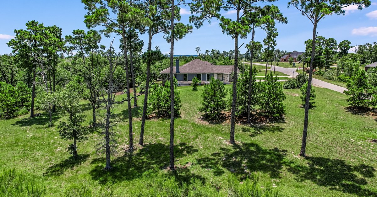 Pine Forest Perfection! | Kuper Sotheby's International Realty