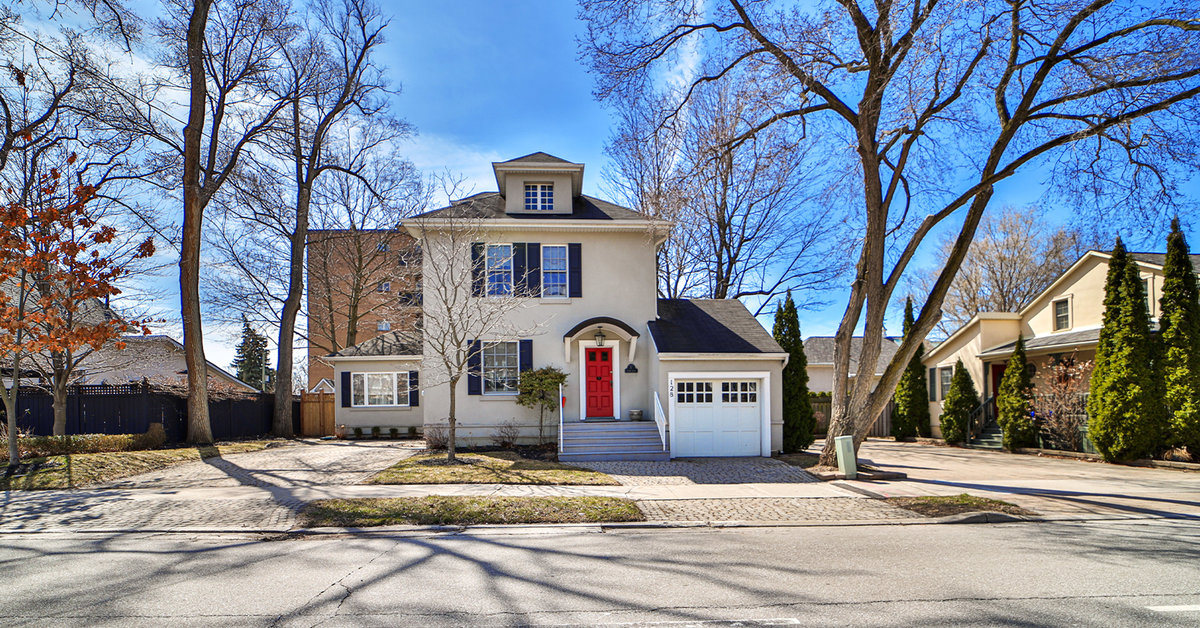 128 Chisholm St
