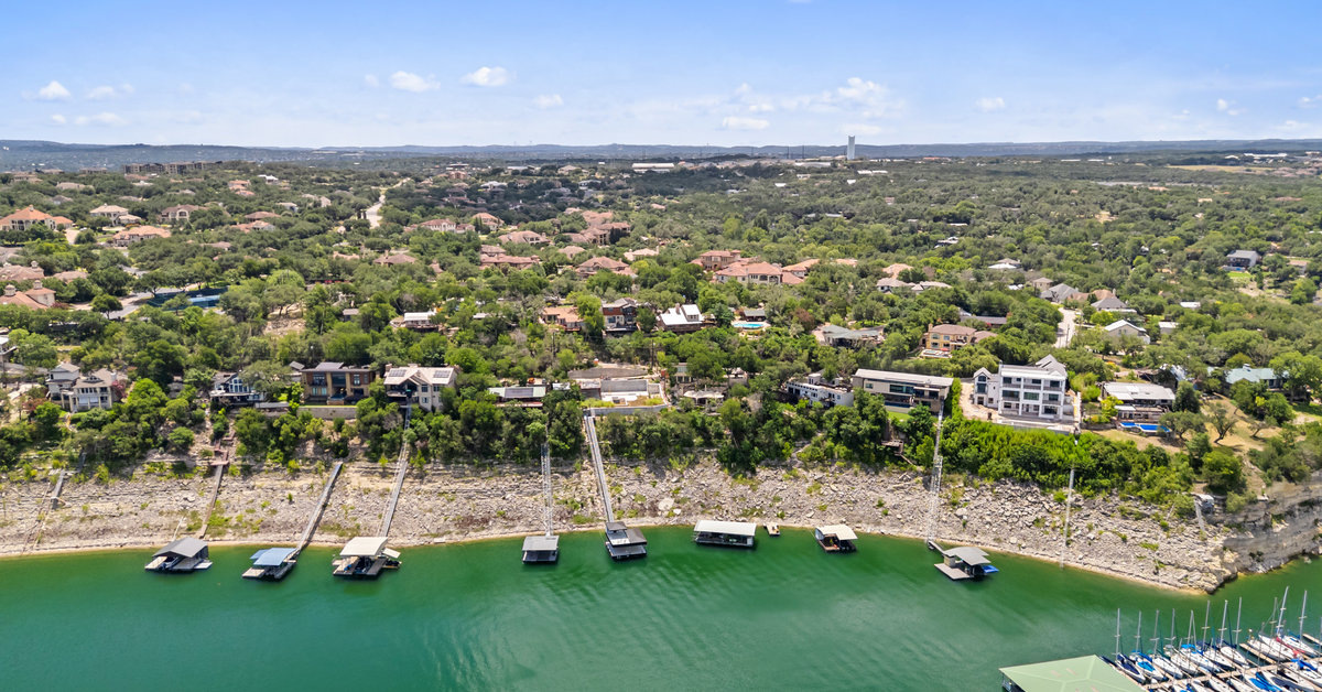 16443 Lake Loop