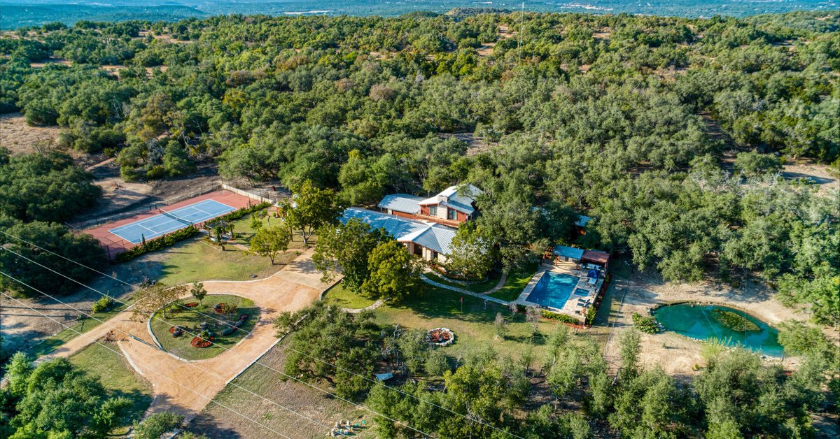 A 31-Acre Hill Country Sanctuary on the Devil’s Backbone Ridge | Kuper ...