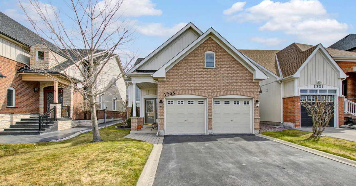 1235 Grandview Street North