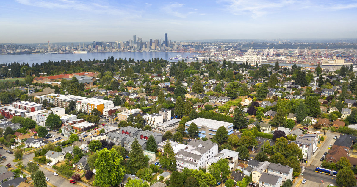 3435 California Ave SW #305