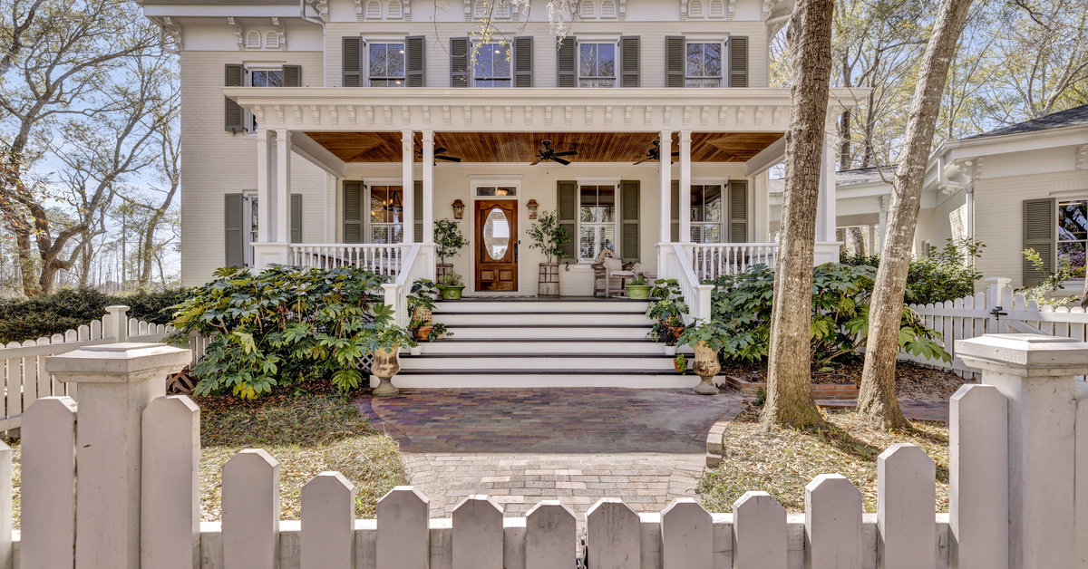 105 Island Bridge Way