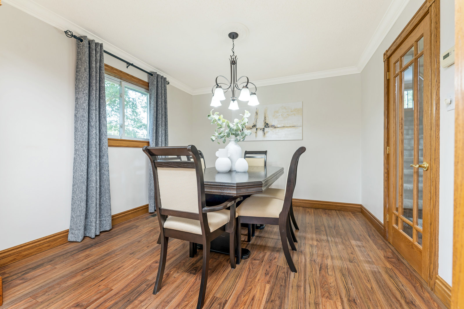 381 Valleyview Crescent