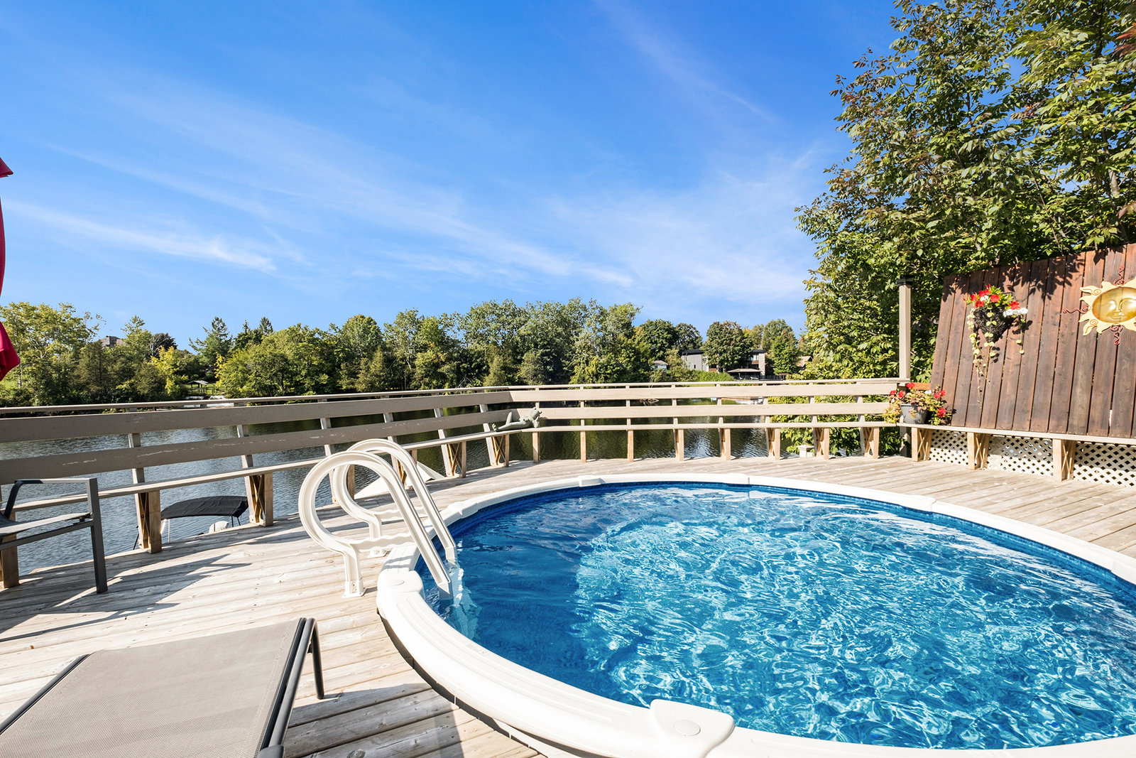 1990 River Road Manotick ON