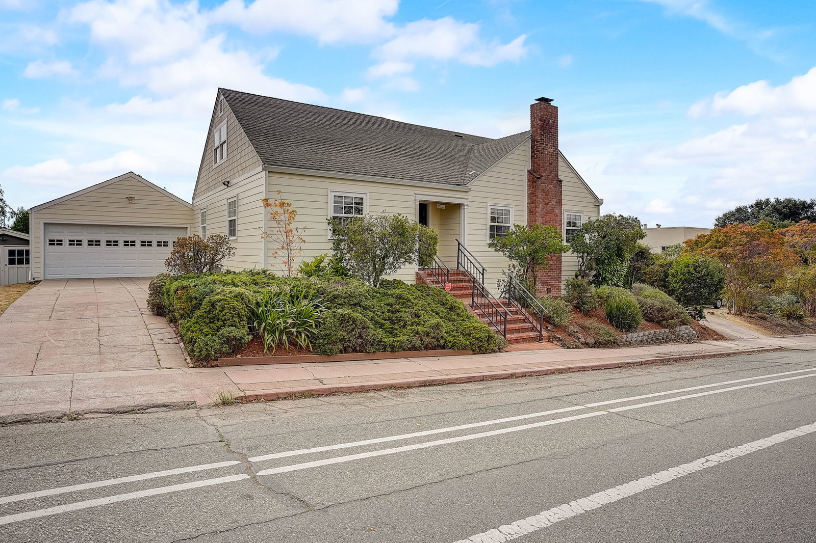 112 Moraga Ave. | Oldham Group | Compass