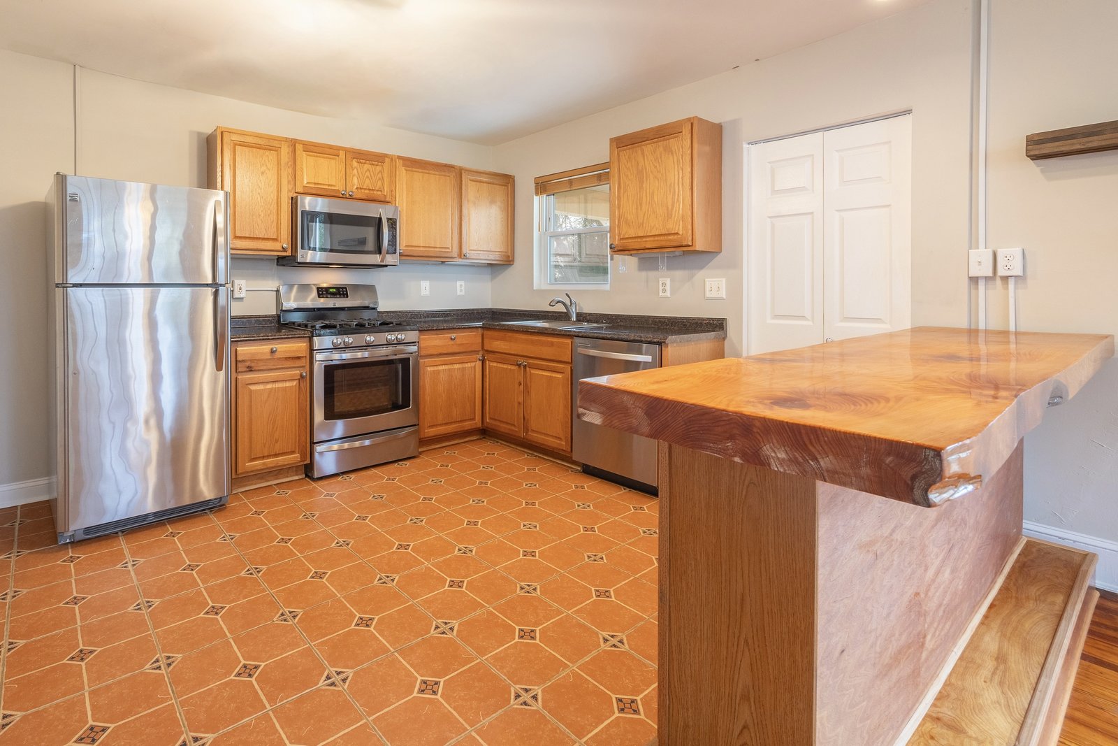 306 Maiden Choice Ln | Washington Fine Properties, LLC