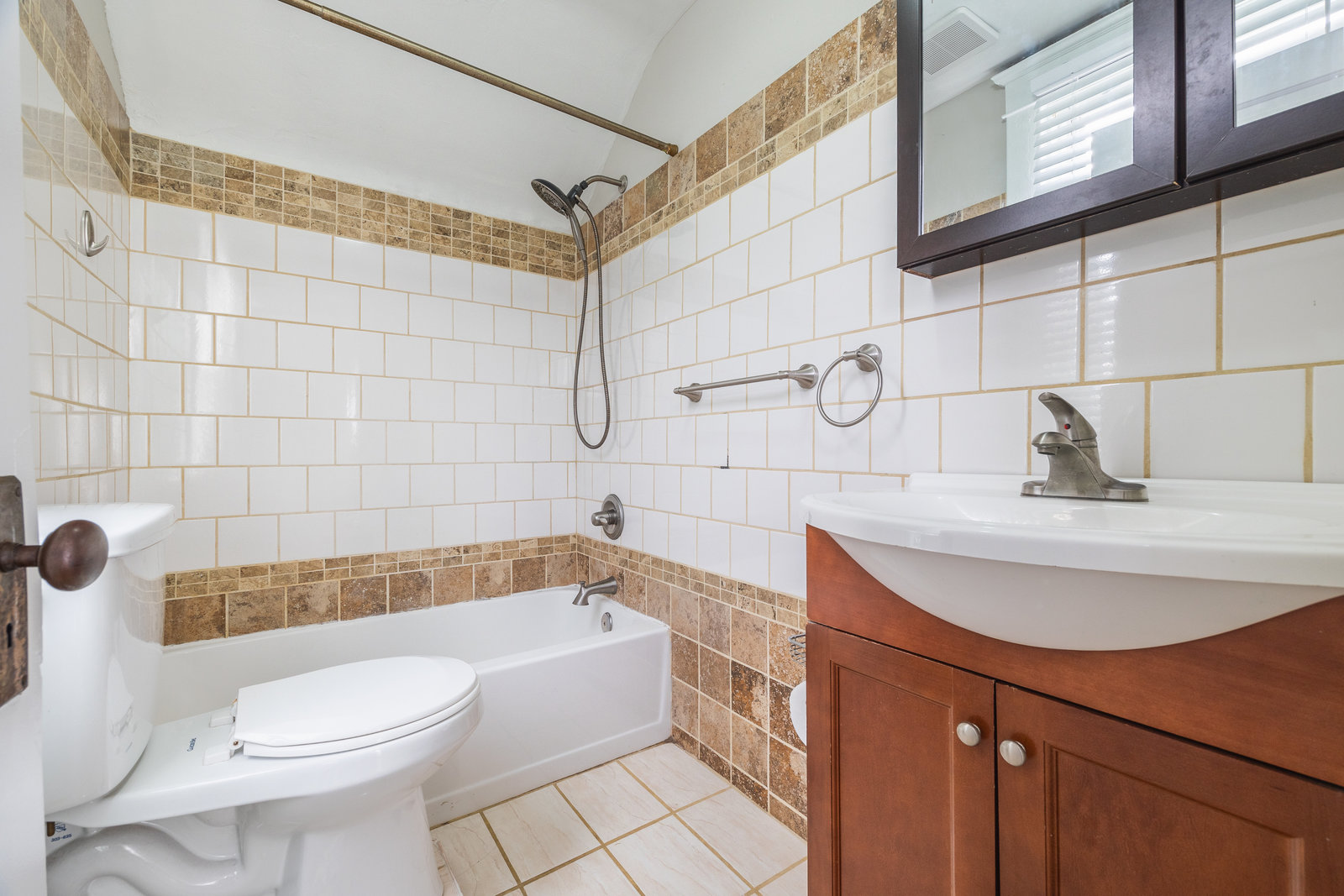 306 Maiden Choice Ln | Washington Fine Properties, LLC