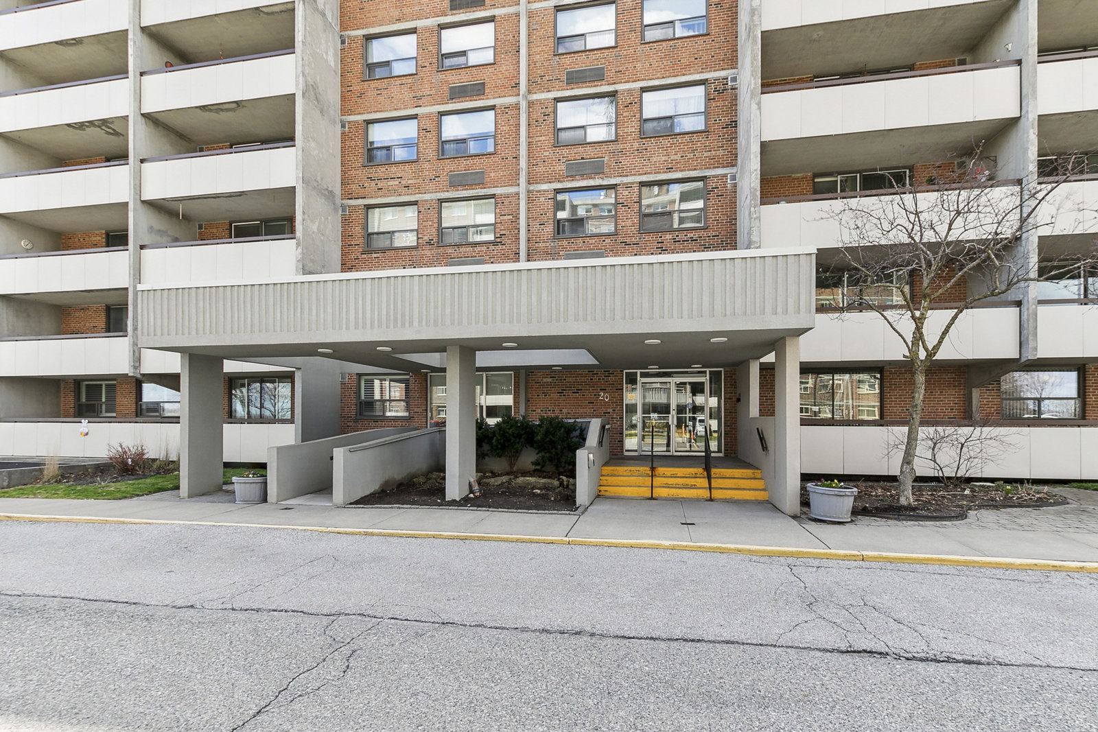 #805-20 William Roe Boulevard