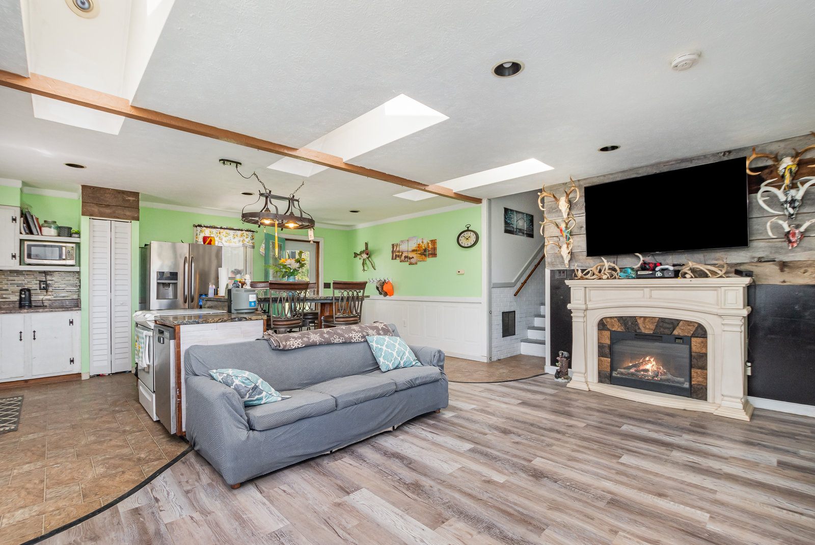 6681 North County Road 800 East