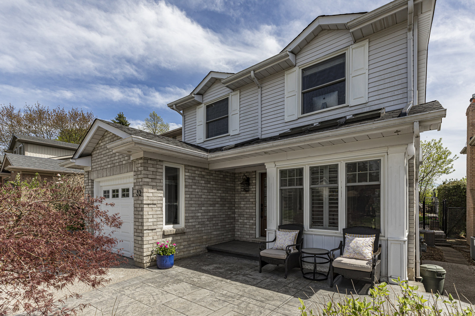 32 Ridgewood Boulevard