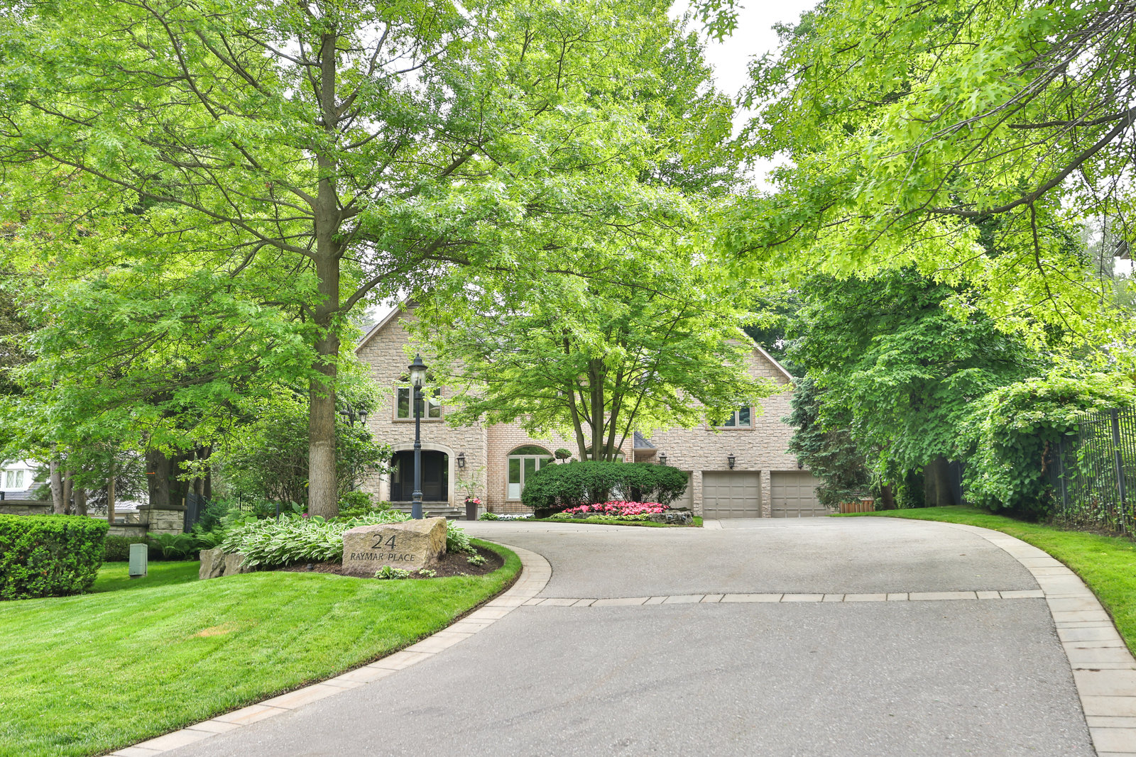 24 Raymar Place