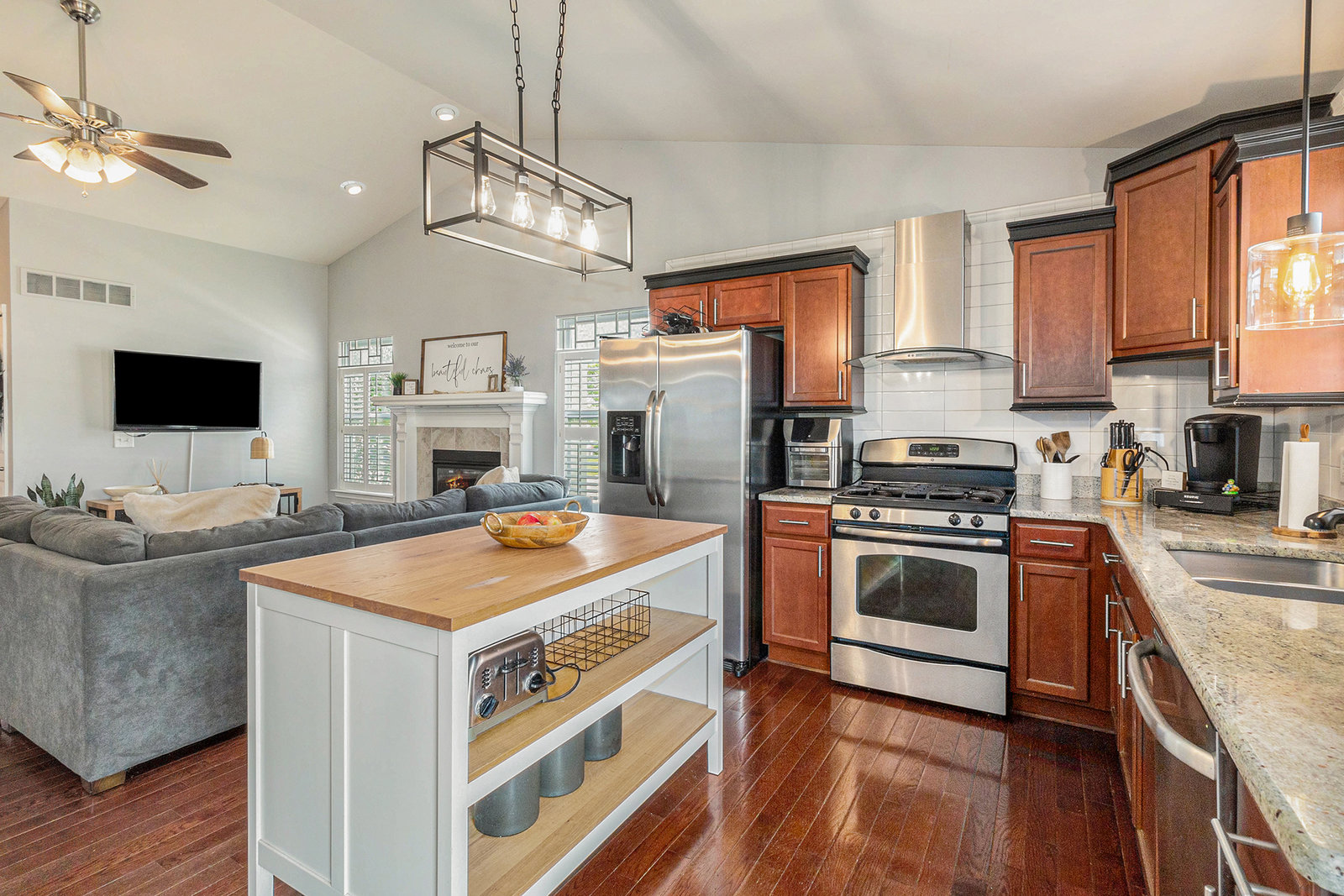 4093 Pepper Tree Lane