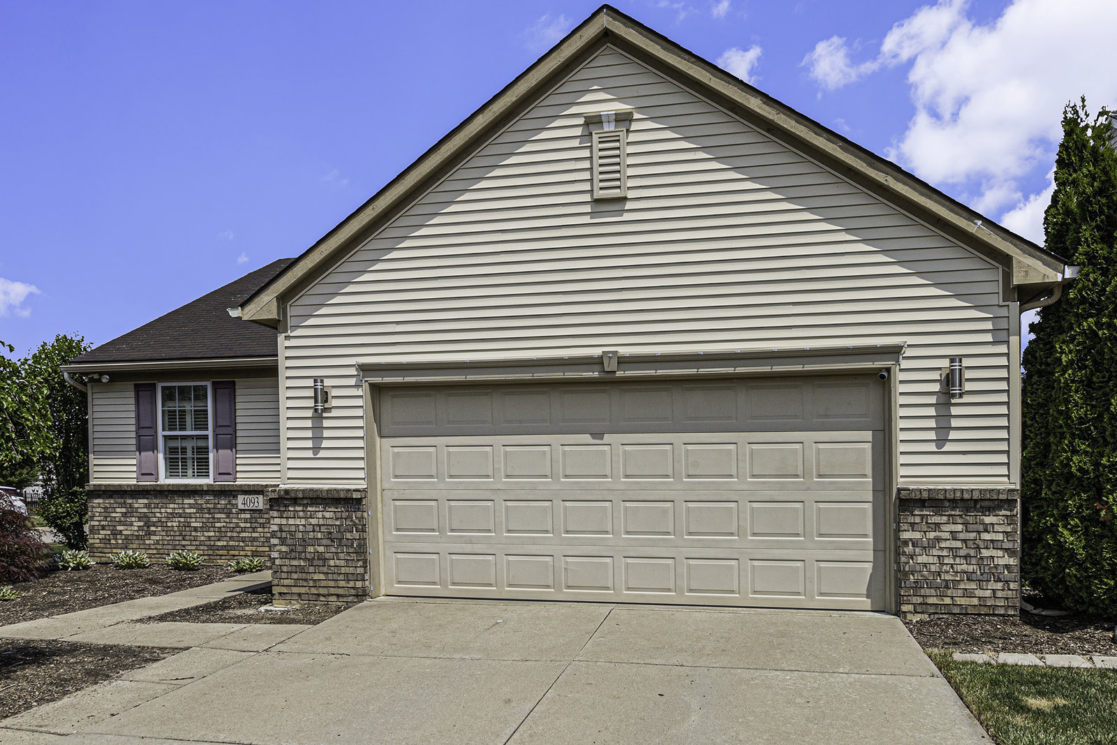 4093 Pepper Tree Lane