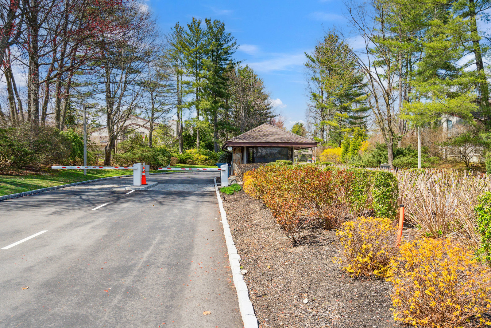 79 Foxwood Dr